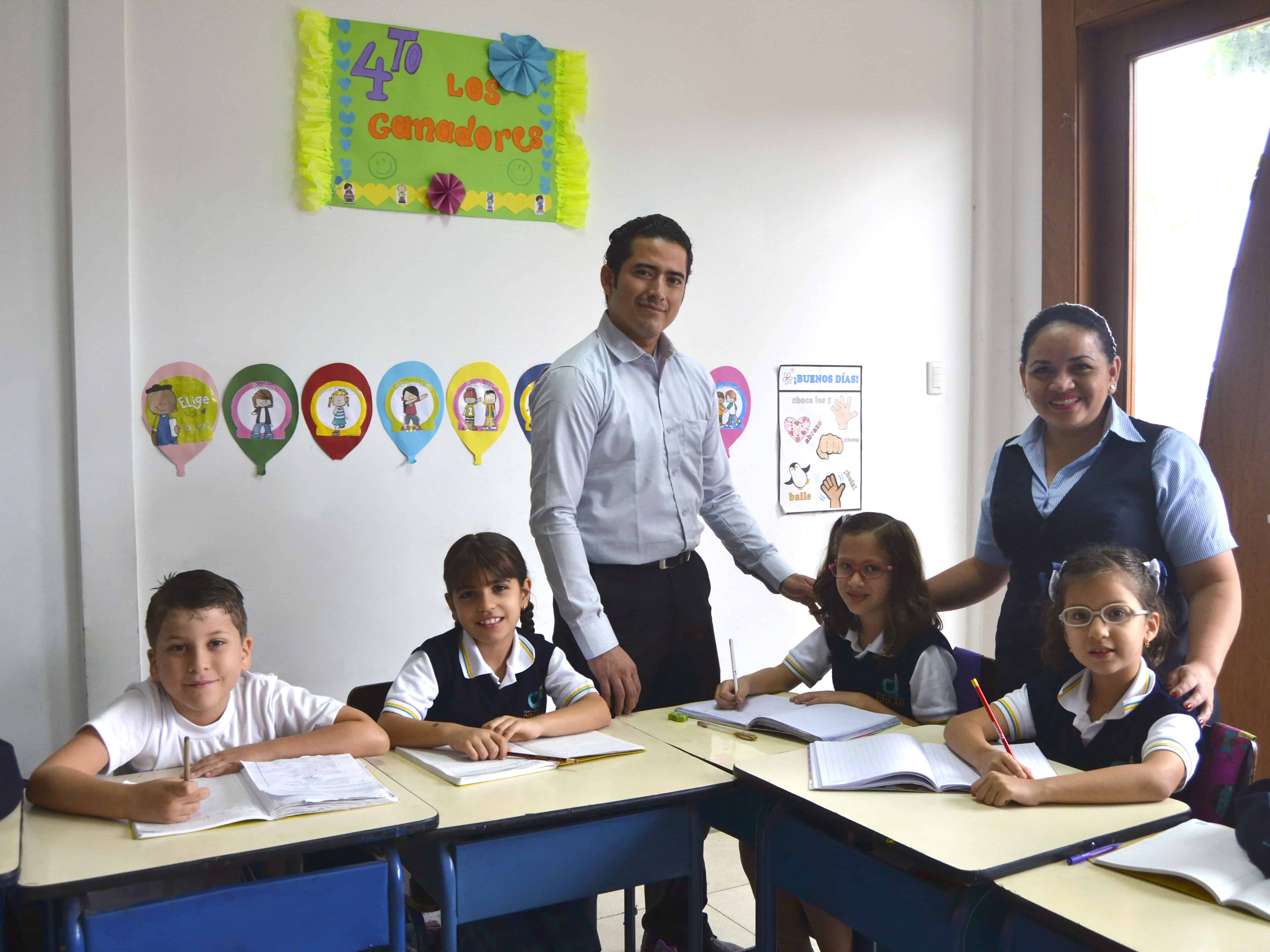 Educación Básica Elemental y Media - Unidad Educativa Crear